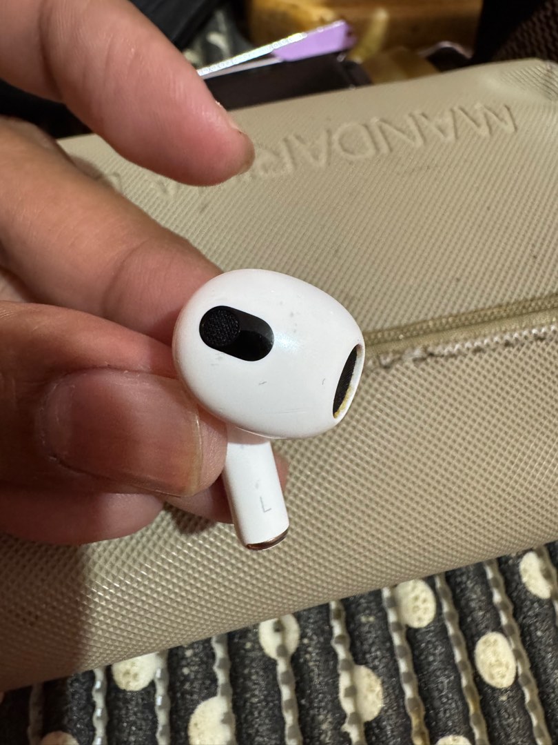 AirPods Gen 3 left buds(dami stock), Audio, Earphones on Carousell