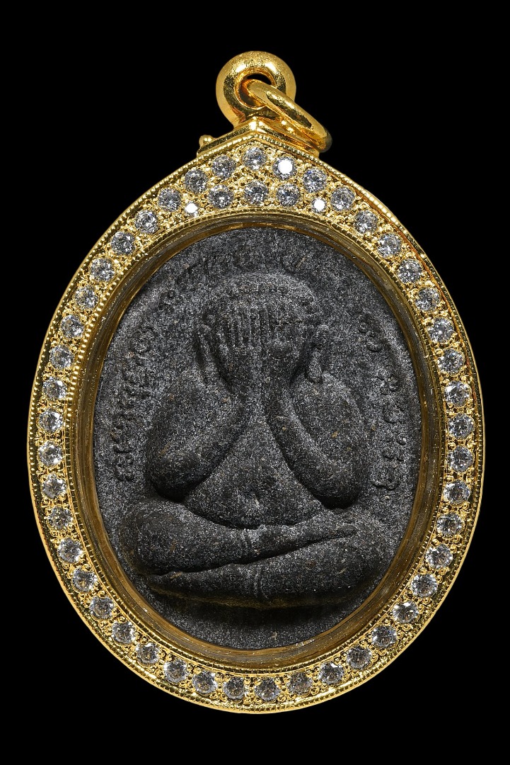 Aj Pleng Pitda Phra Chang black, Hobbies & Toys, Religious Items on ...