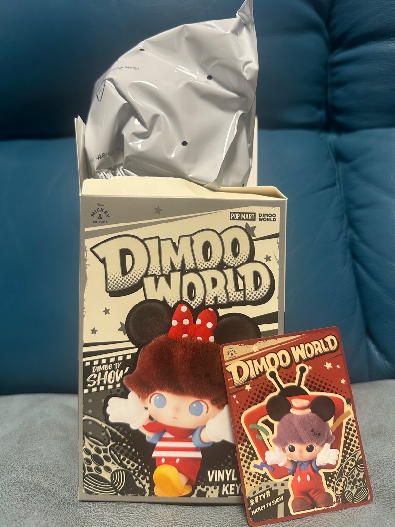 DIMOO WORLD隱藏Mickey, 興趣及遊戲, 玩具 & 遊戲類 - Carousell