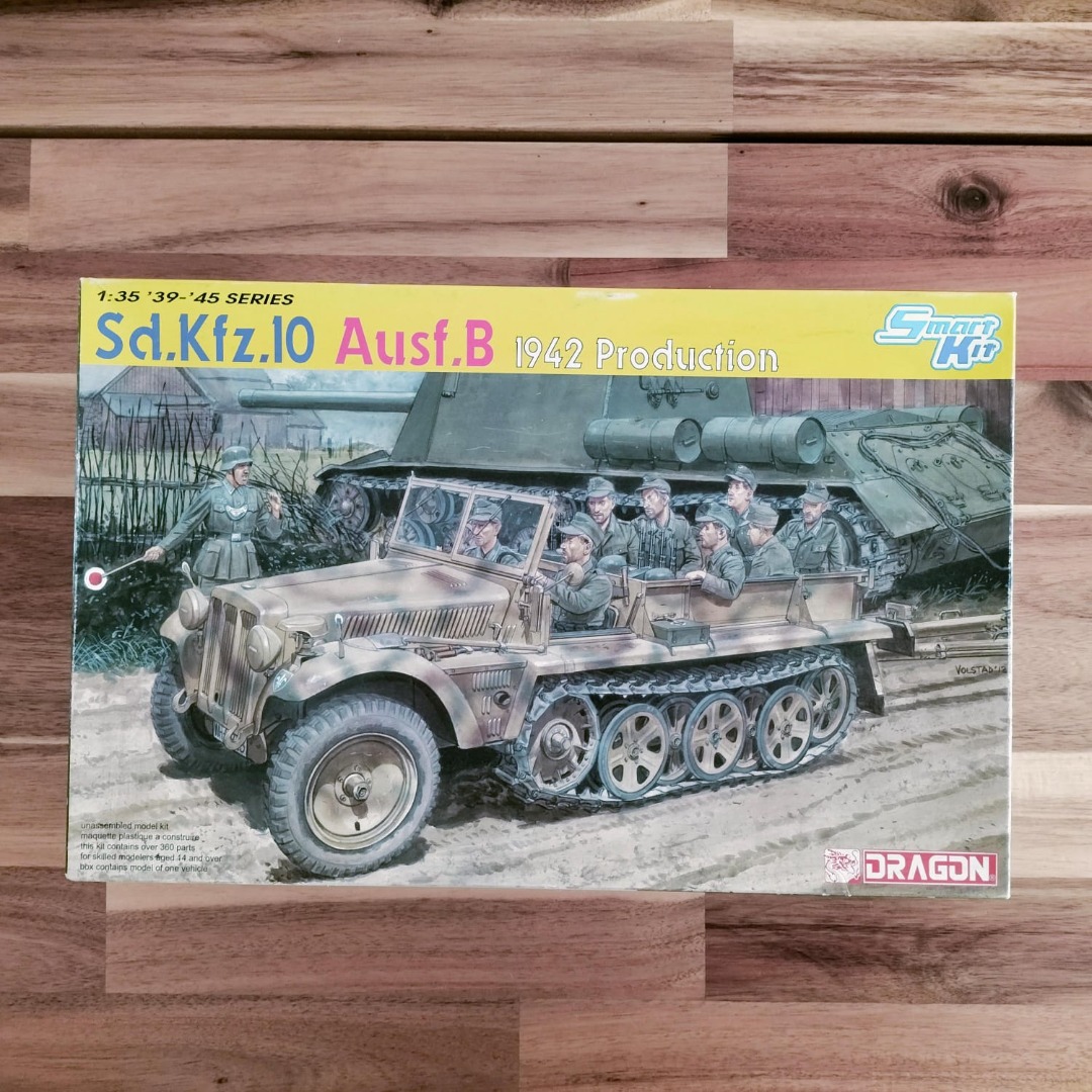 Dragon 6731 1/35 Sd.Kfz.10 Ausf.B 1942 Production, Hobbies & Toys, Toys ...