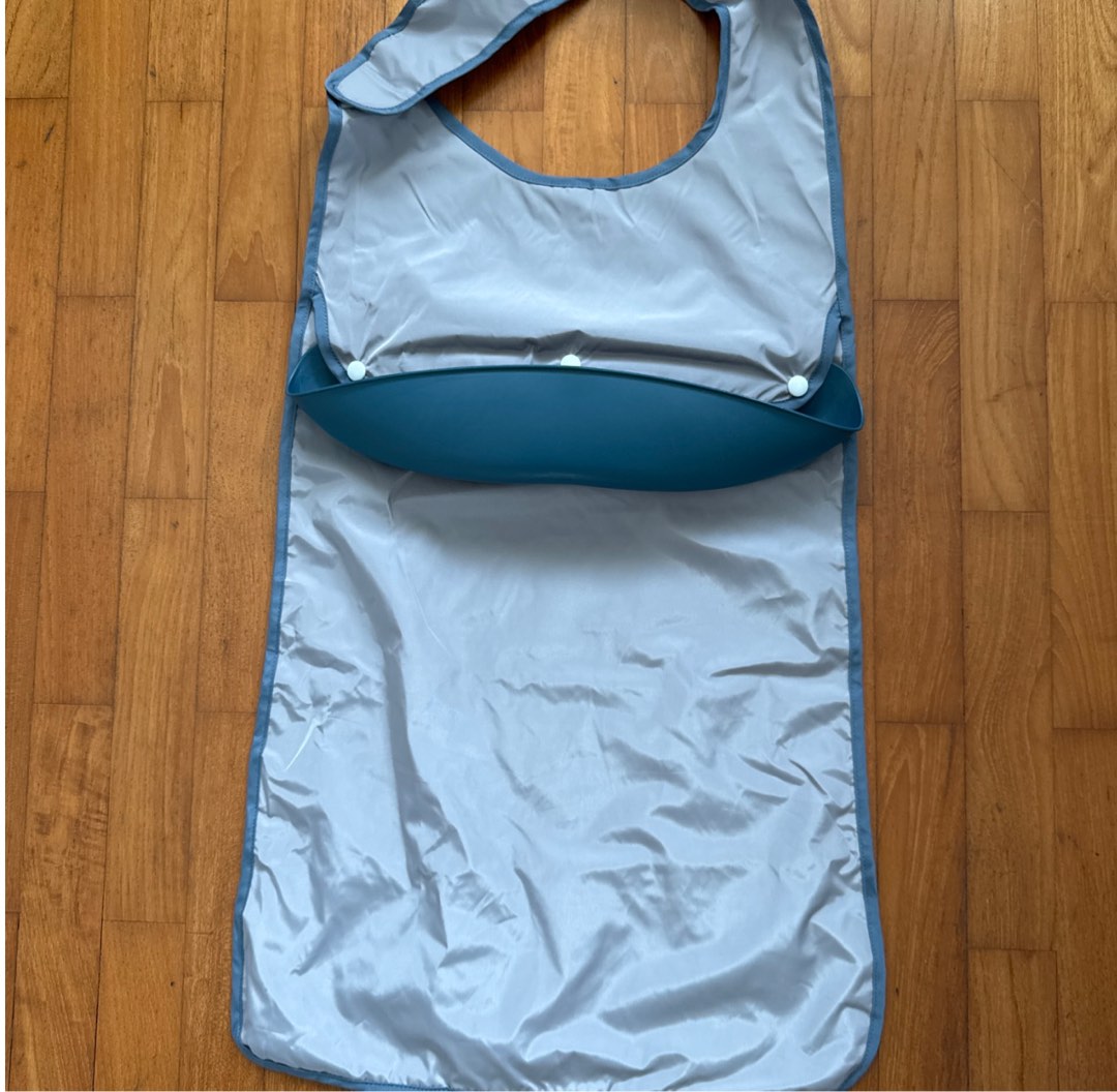 Feeding Bib with Catch Tray, Everything Else on Carousell