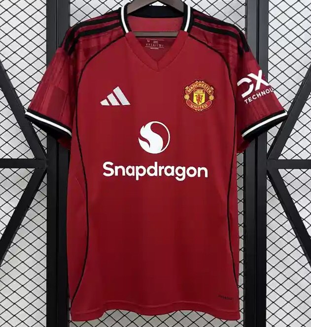 JERSI MANCHESTER UNITED HOME 25/26, Men's Fashion, Activewear on Carousell