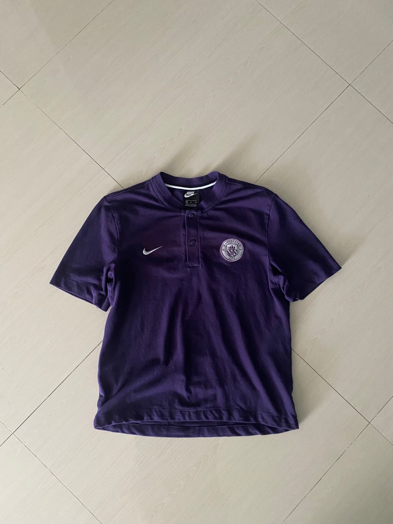 nike mc button t, Men's Fashion, Activewear on Carousell
