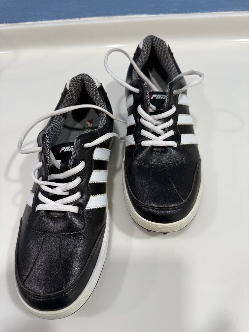 PGM Golf Shoes, Black & White, Sports Equipment, Sports & Games, Golf on Carousell