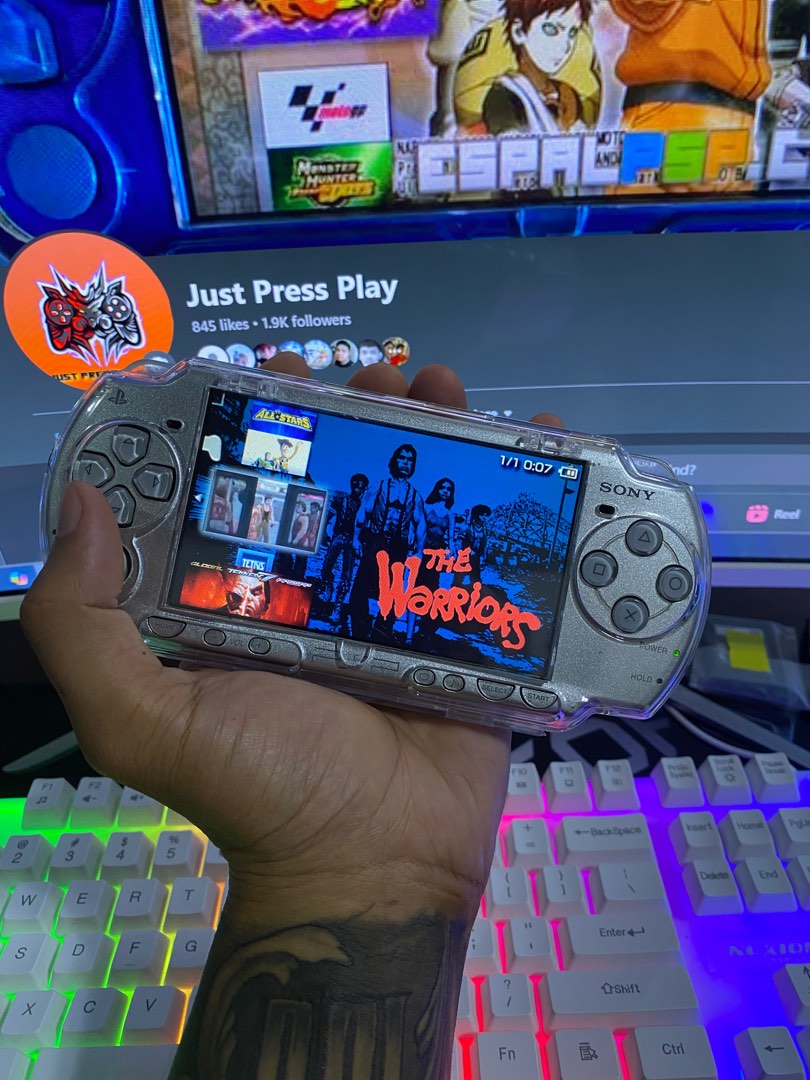 Psp slim v2000 series silver 32gb, Video Gaming, Video Game Consoles ...