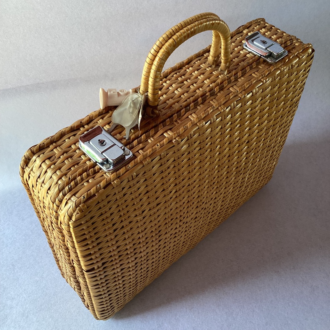 Straw/ Wicker Case with keys Picnic case, Hobbies & Toys, Stationary ...