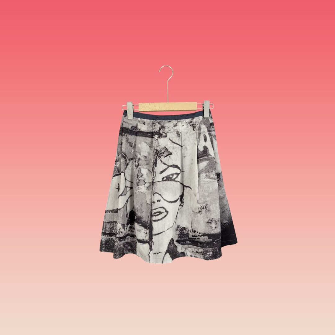 agnes b. 法國製 灰黑配色 文雅線條人臉水墨印花 壓褶輕薄 短裙﹝凡賽蘇﹞VC613, 她的時尚, 褲＆裙, 裙子在旋轉拍賣