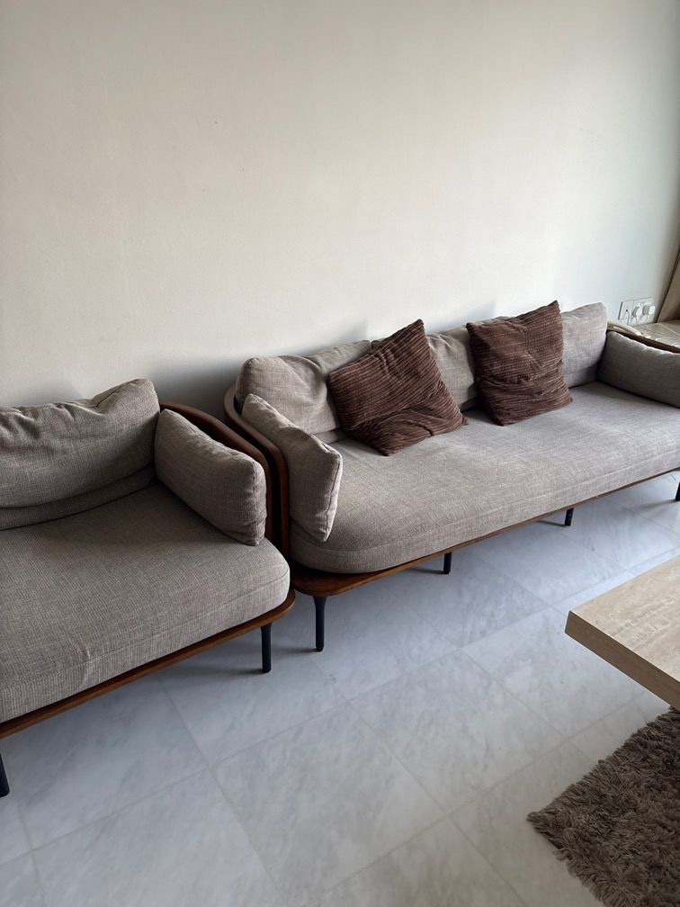 Castlery sofa set (3 + 1 + seti), Furniture & Home Living, Furniture ...