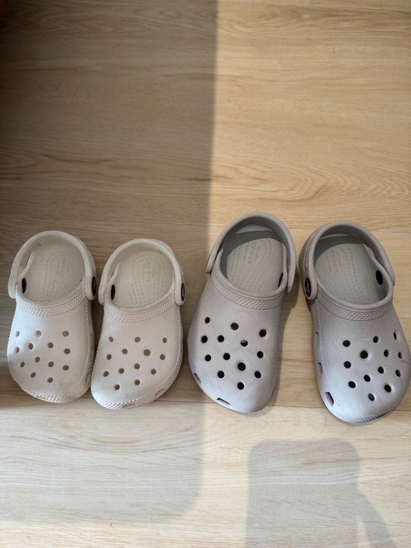 Crocs Classic Clogs (2 pairs), Men's Fashion, Footwear, Flipflops and ...