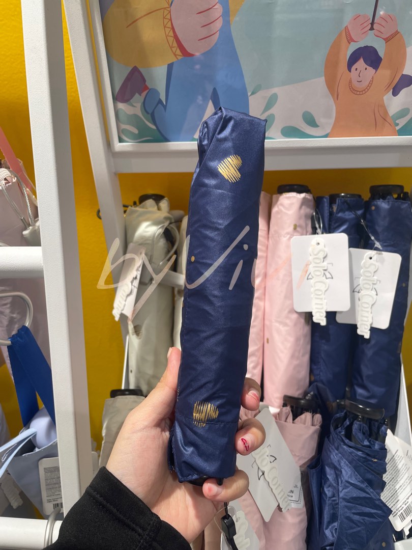 Solo Corner Ultra lightweight Umbrella Heart Shape - Blue, Perabotan Rumah di Carousell