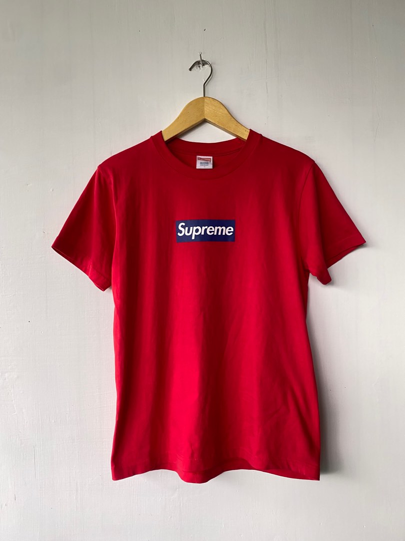 Supreme box logo, Fesyen Pria, Pakaian , Atasan di Carousell