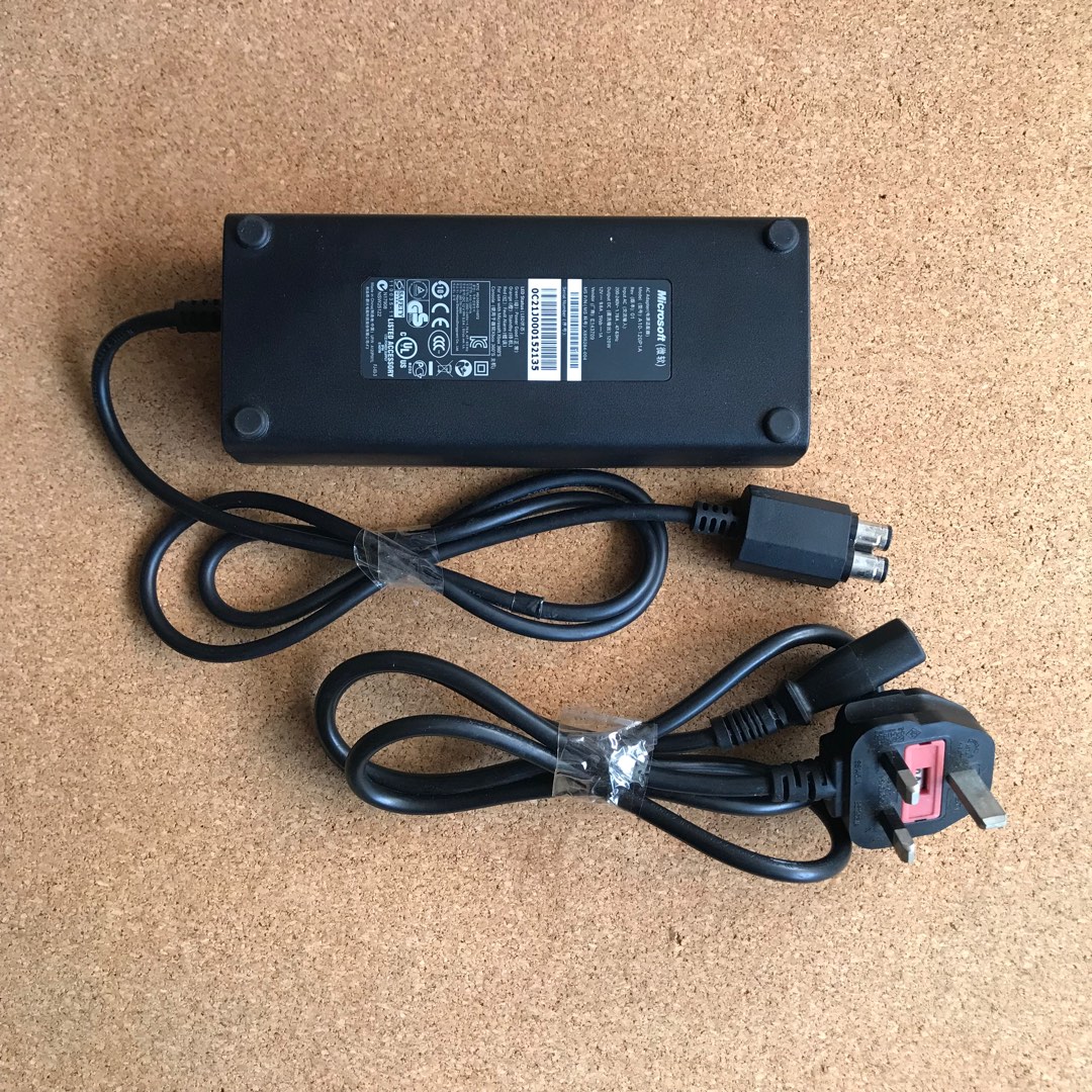 Xbox 360 power adapter & Kinect sensor, Video Gaming, Video Game ...