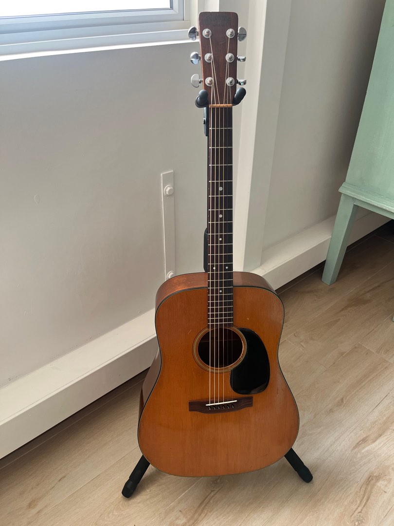 1975 Martin D-18 fitted with Fishman pickup, Hobbies & Toys, Musical ...