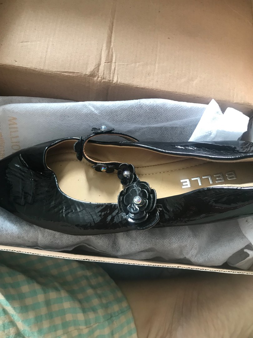 Flatshoes belle hitam like new, Fesyen Wanita, Sepatu di Carousell