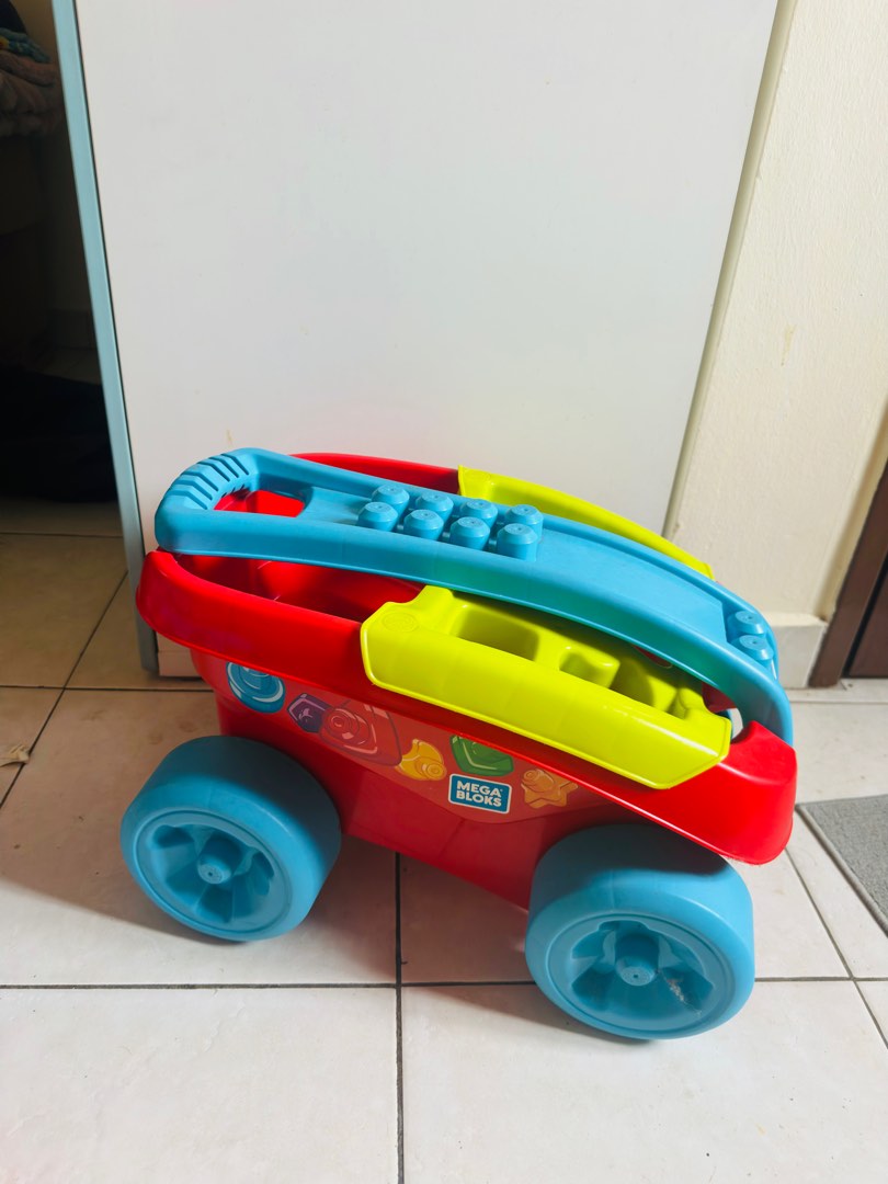 Mega Blocks Wagon with blocks, Hobbies & Toys, Toys & Games on Carousell