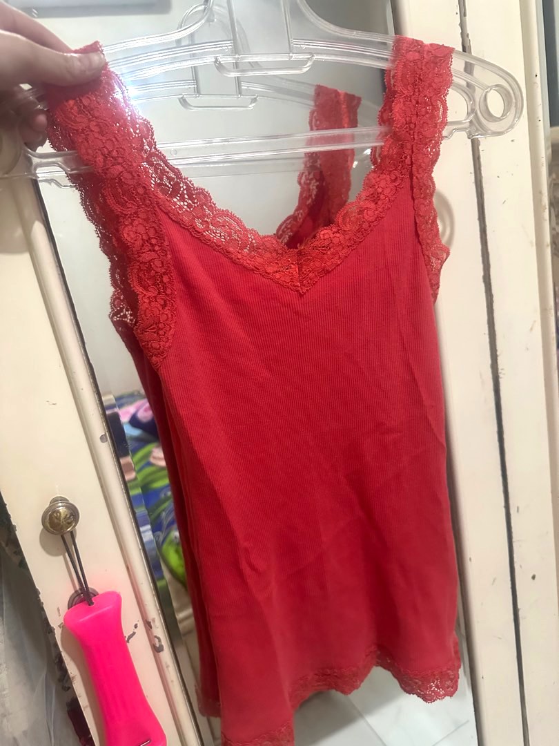 tank top renda UNIQLO orange jeruk peach sekuin black, Fesyen Wanita ...