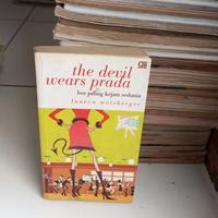 THE DEVIL WEARS PRADA BOS PALING KEJAM SEDUNIA-LAUREN WEISBERGER, Buku ...