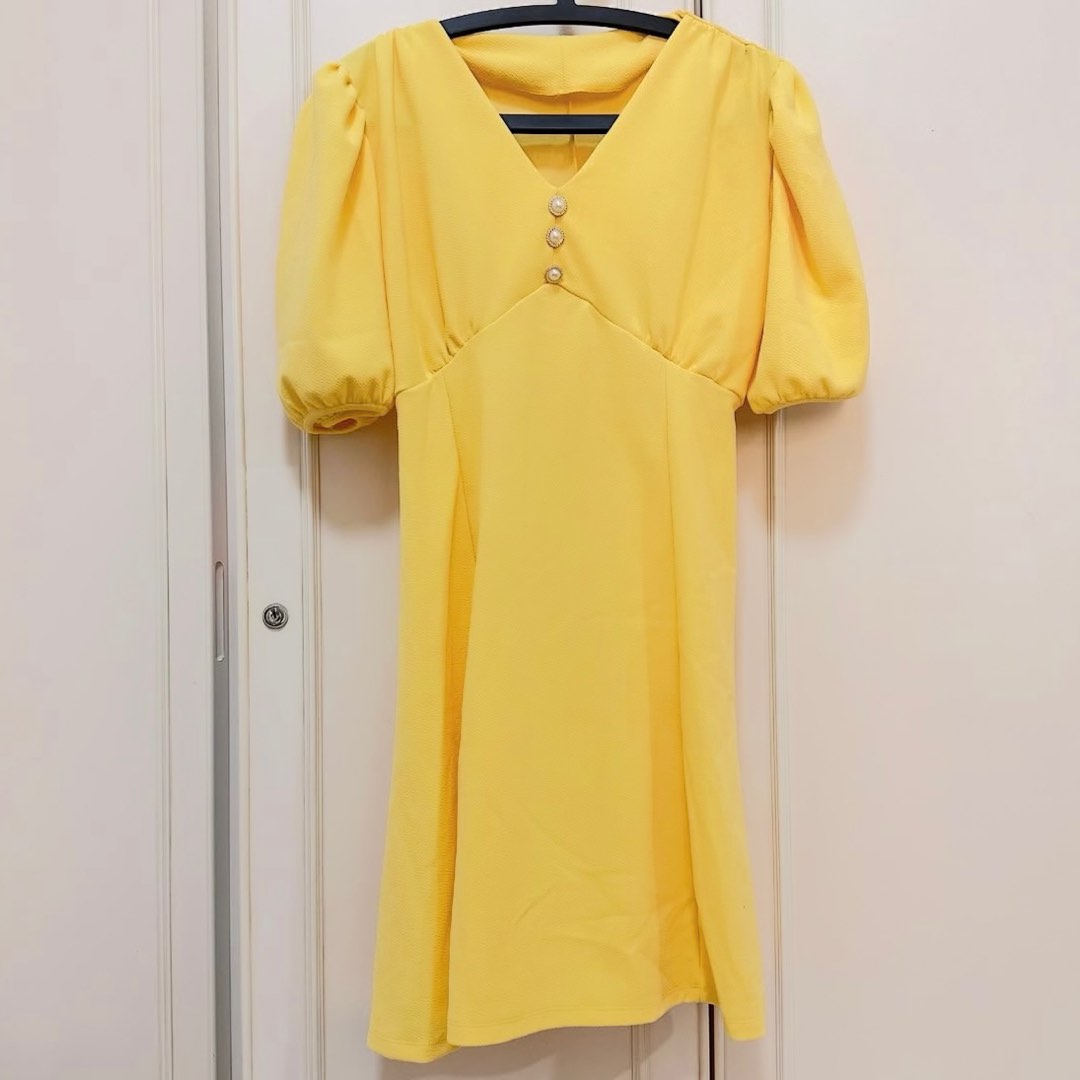 Yellow summer dress, Fesyen Wanita, Pakaian Wanita, Gaun & Rok di Carousell