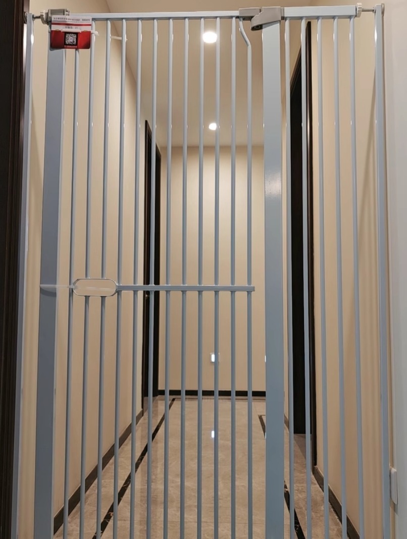 1.5m HIGH Gate Fence, Babies & Kids, Baby Nursery & Kids Furniture ...