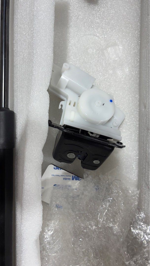 Honda Vezel/HRV Boot Hydraulics Strut, Car Accessories, Accessories on ...