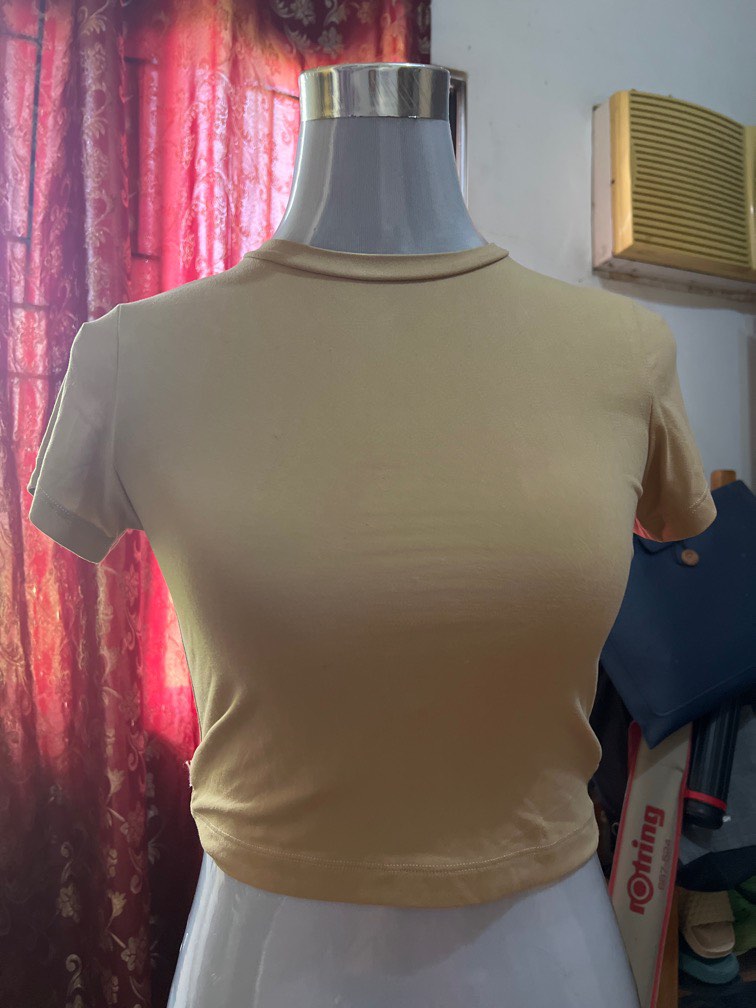 Mera Fitted Cream Croptop, Women's Fashion, Tops, Shirts on Carousell