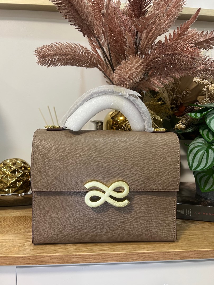 OG Holb Parfait 22, Women's Fashion, Bags & Wallets, Shoulder Bags on Carousell