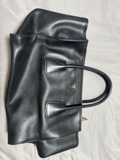 Prada BR3107, Women's Fashion, Bags & Wallets, Tote Bags on Carousell