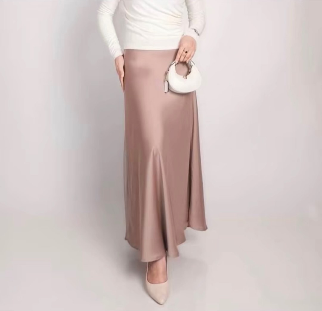 Rok duyung/rok satin skin, Fesyen Wanita, Pakaian Wanita, Gaun & Rok di ...