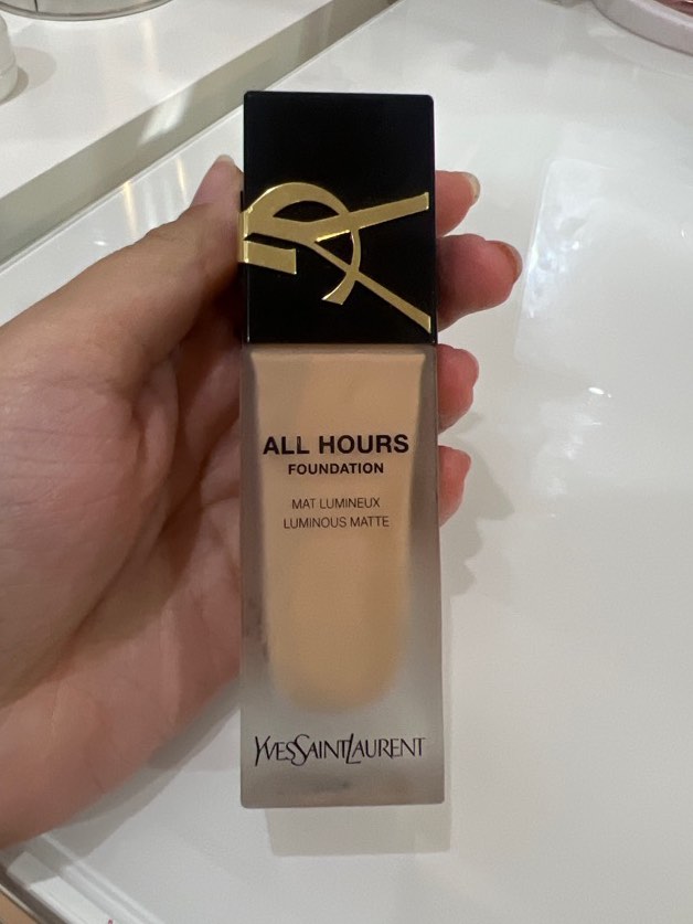 YSL all hours Foundation shade MN1, Kesehatan & Kecantikan, Rias Wajah ...