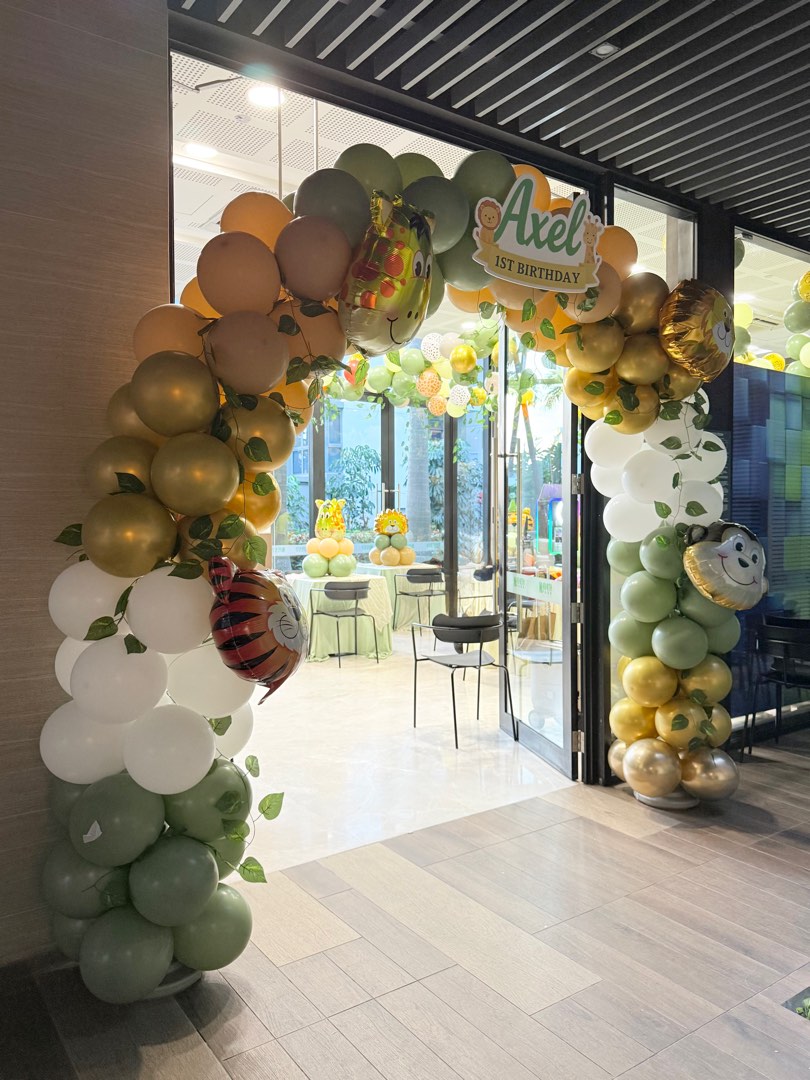 Balloon Arch | Free Setup + Delivery + Name Sign | All-Inclusive ...