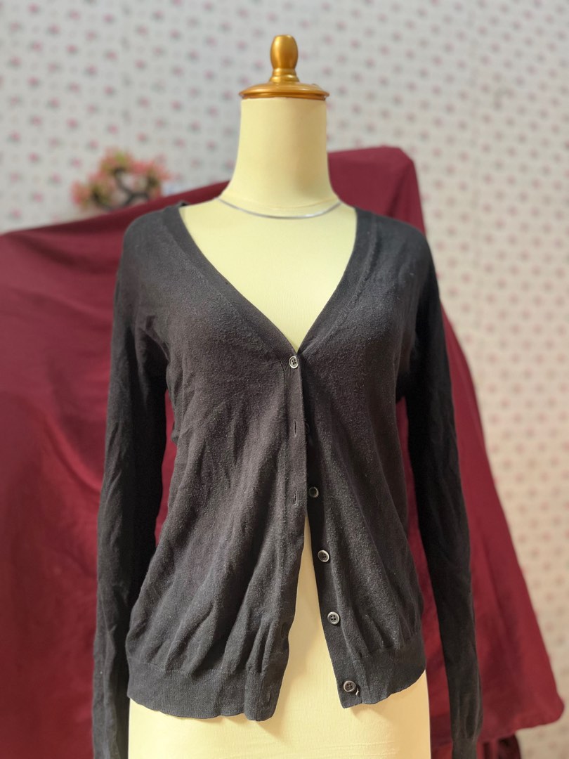 cardigan uniqlo hitam, Fesyen Wanita, Pakaian Wanita, Baju Luaran di ...