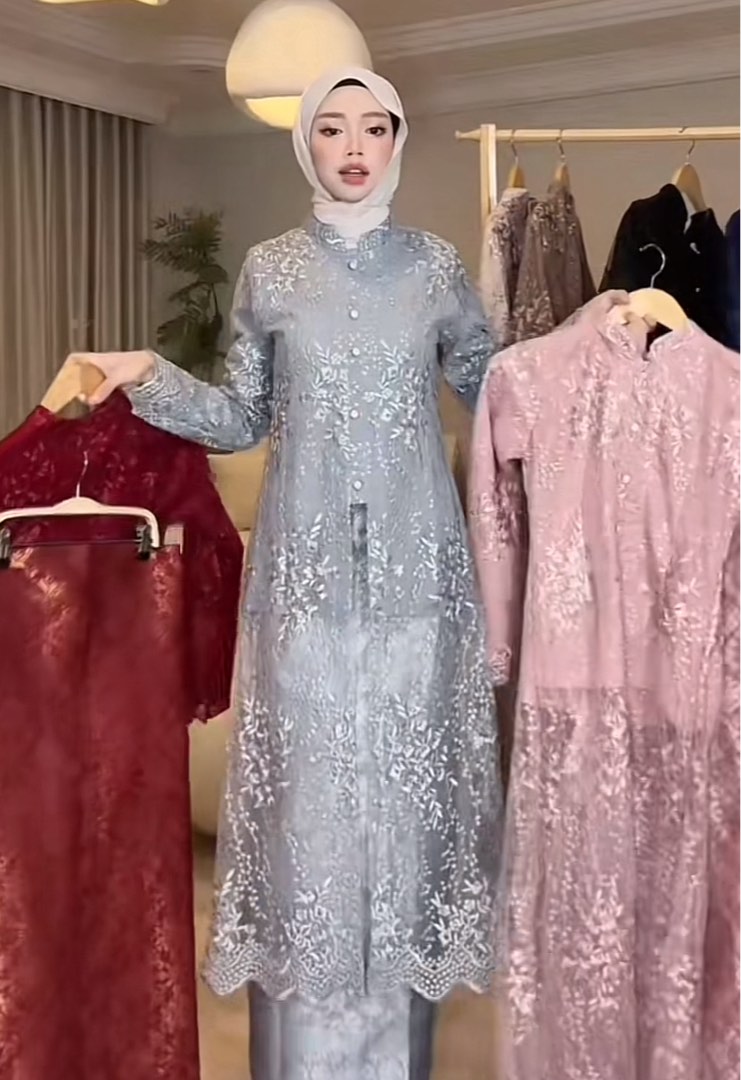 Darea Kebaya Lace CEO Chomel (Silver Grey), Women's Fashion, Muslimah ...