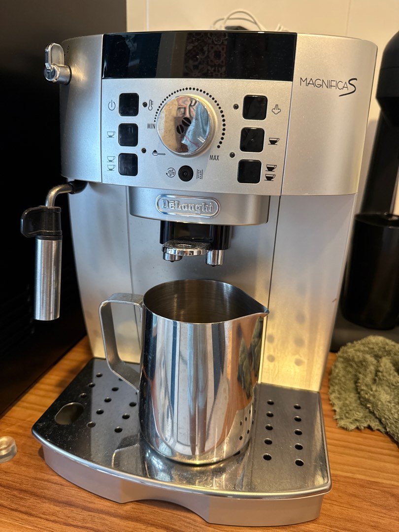De'Longhi Magnifica S Espresso Machine, TV & Home Appliances, Kitchen ...