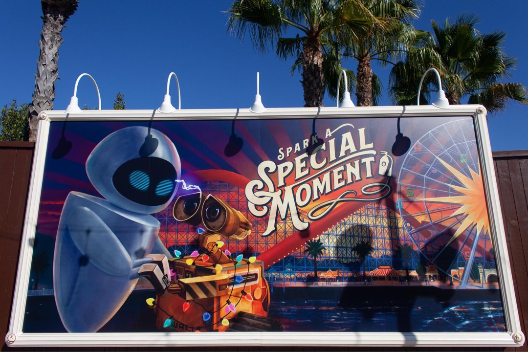 Disney Wall-e & Eve Spark A Special Moment 50 Piece Mini Puzzle DCA ...