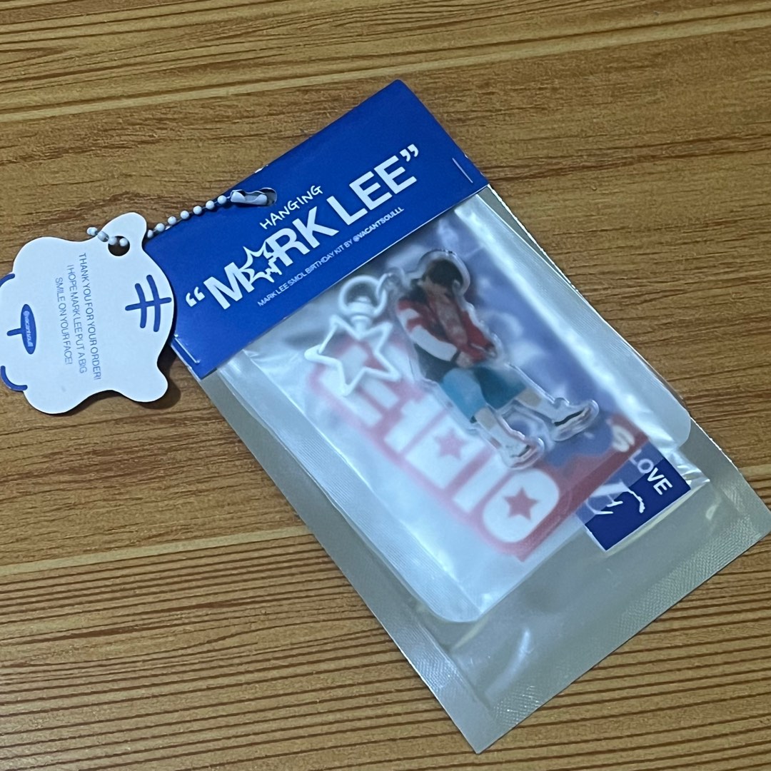 Hanging Mark Lee - keyring & sticker kit, Hobbies & Toys, Memorabilia ...