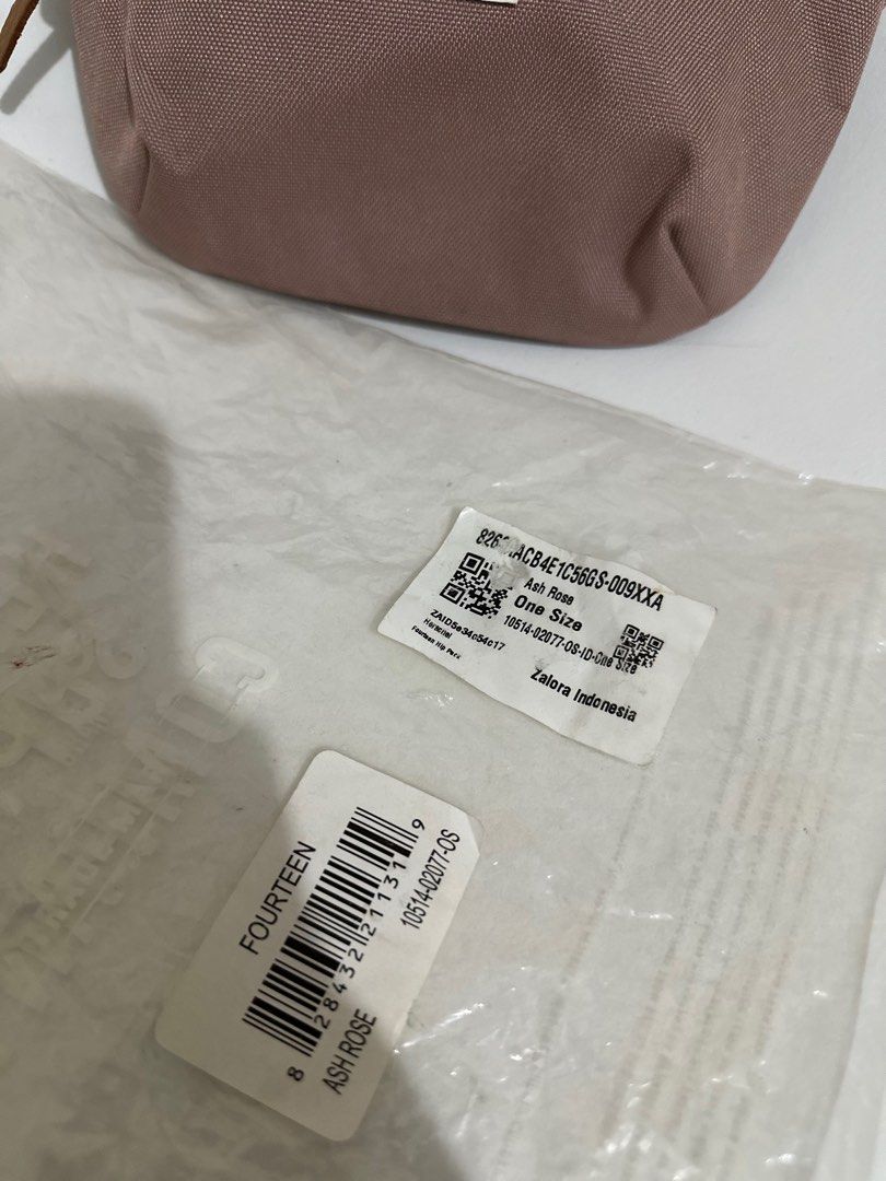 Herschel - Fourteen Hip Pack, Fesyen Wanita, Tas & Dompet di Carousell