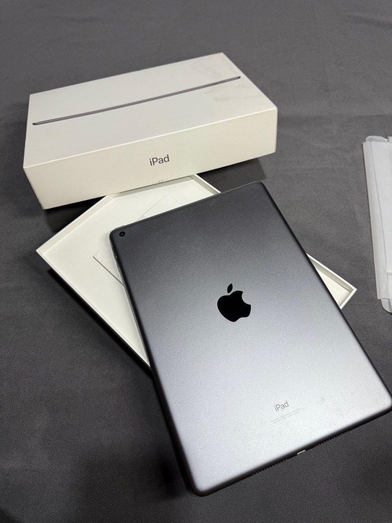 Ipad 9 64gb ex ibox, Telepon Seluler & Tablet, Tablet di Carousell