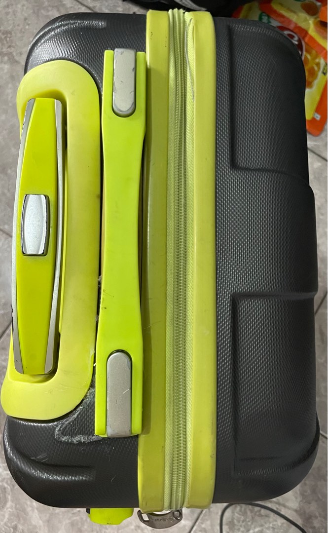 Koper kabin tracker, Barang Mewah, Tas & Dompet di Carousell