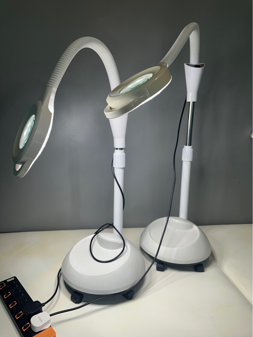 Magicboo- Multi purpose spa magnifying lamp with wheels (SMD lamp beads ...