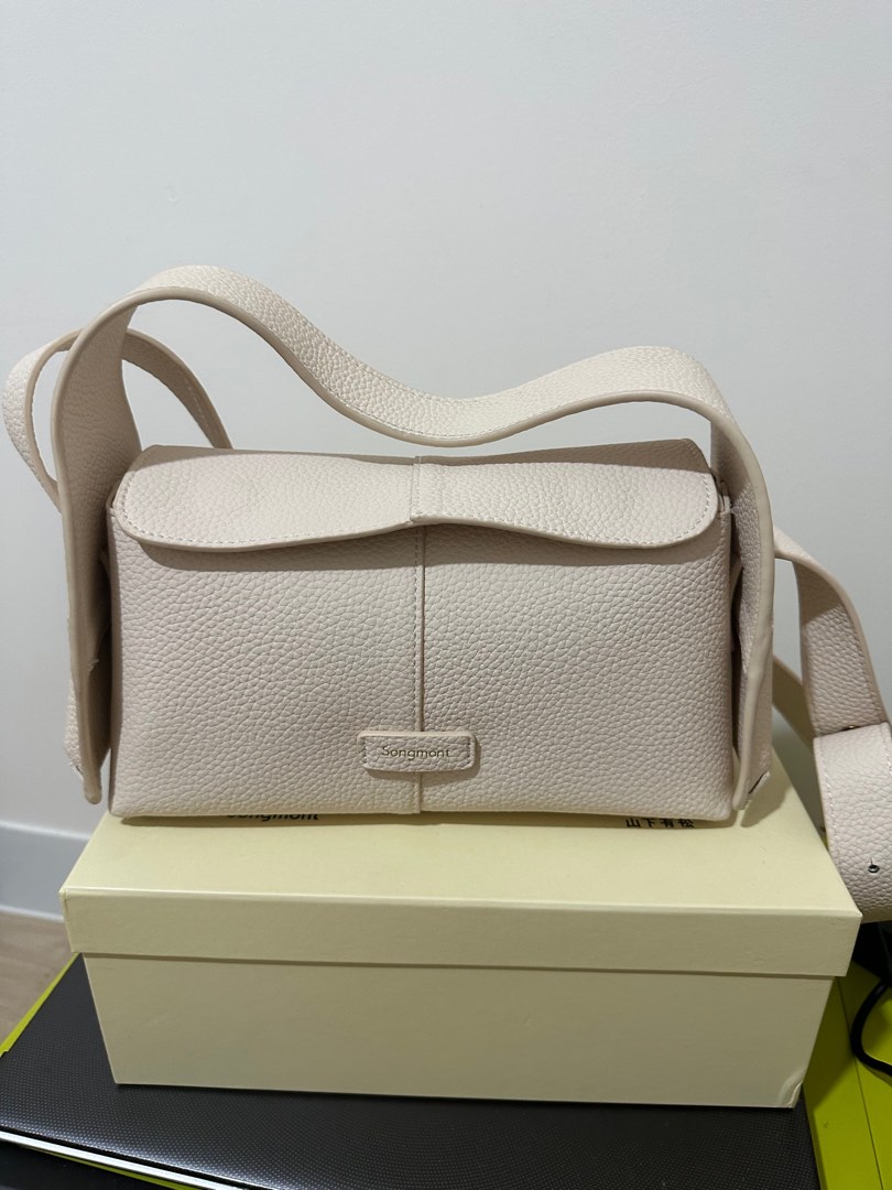 Songmont drippy small beige, Fesyen Wanita, Tas & Dompet di Carousell