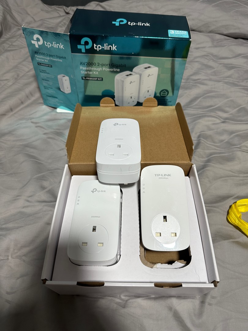 TP-Link AV2000 2-Port Gigabit Passthrough Powerline Starter Kit ...