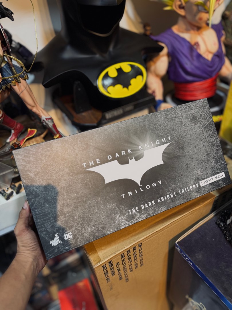 Hot Toys Batman Light-up Box, Hobbies & Toys, Toys & Games on Carousell