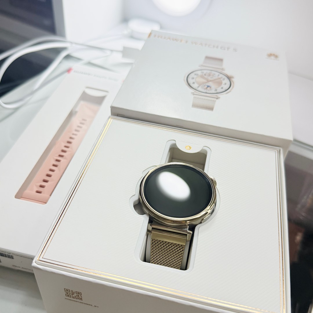 Huawei Watch GT5 Gold Milanese, Luxury, Watches on Carousell