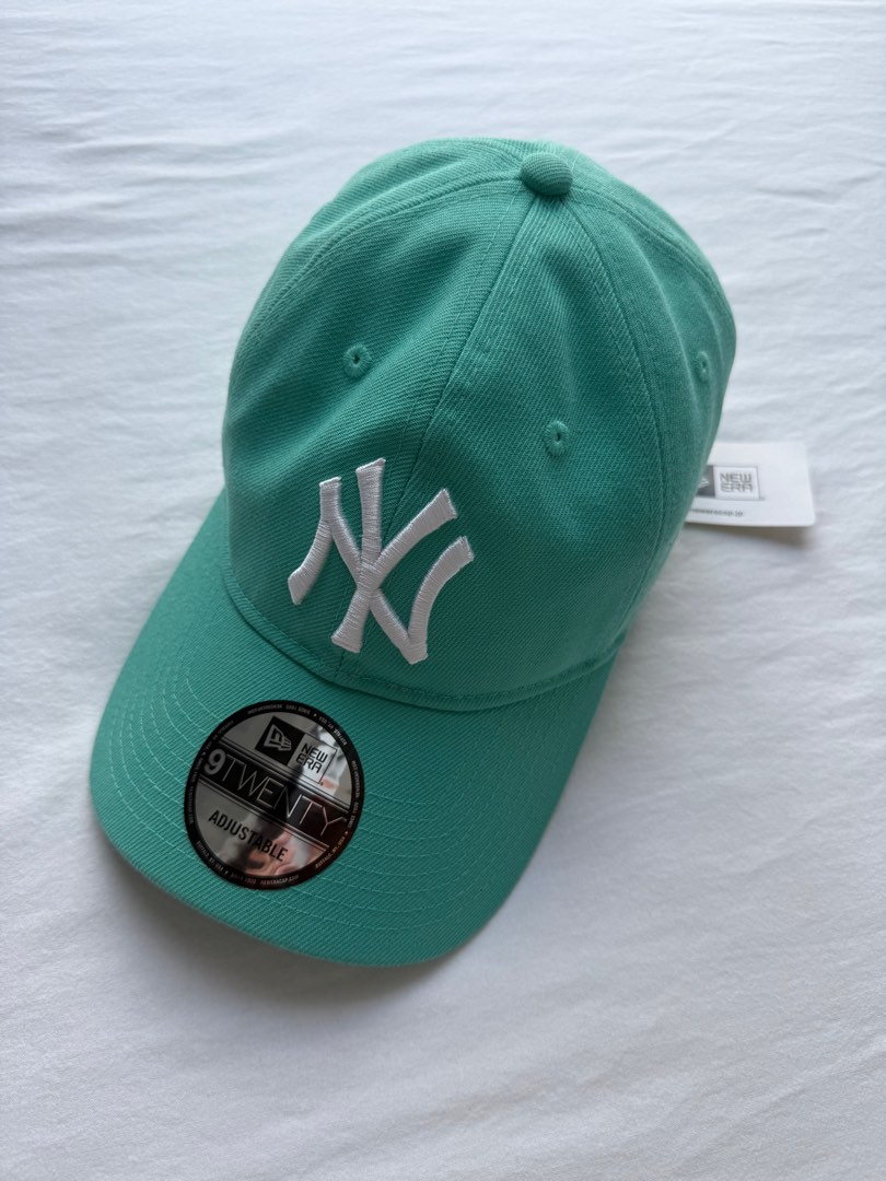 BNWT New Era x MoMA NY Yankees Cap, Women's Fashion, Watches ...