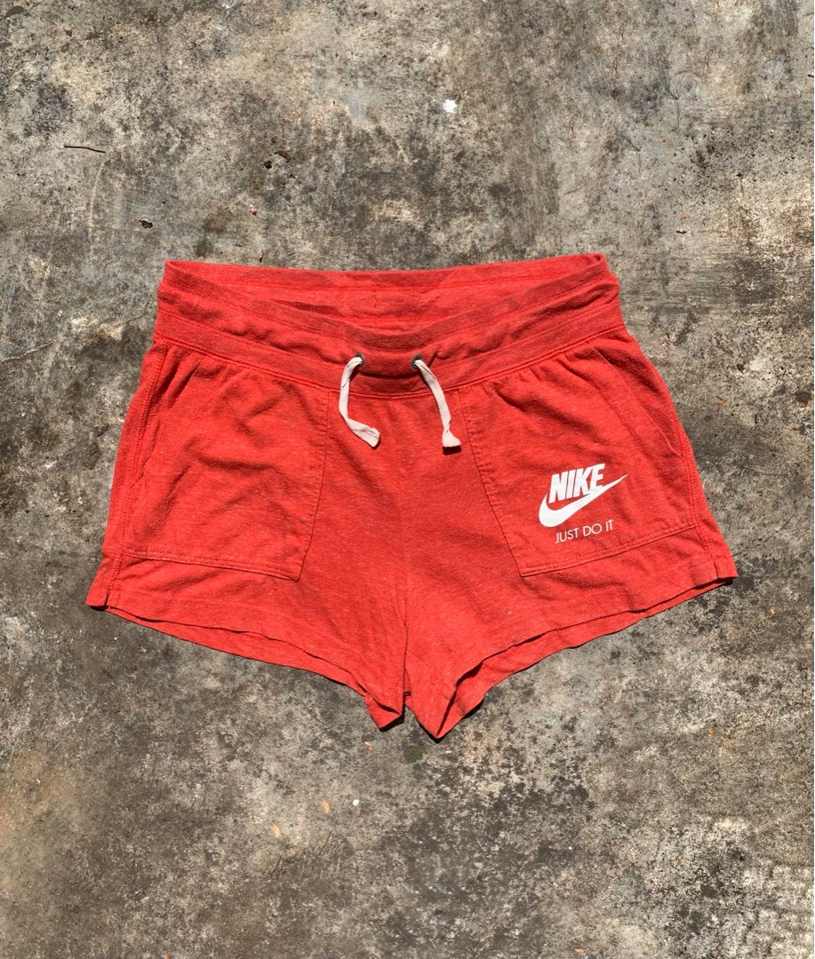 Nike Just Do It Red Shorts, Fesyen Wanita, Pakaian Wanita, Bawahan di ...