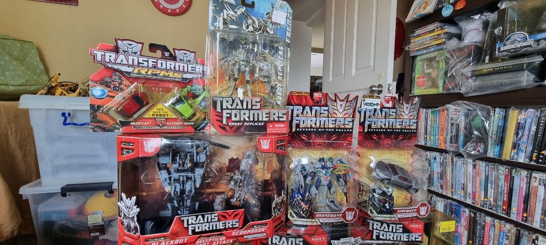 Optimus Prime, Megatron, Bumblebee, Jetfire, Brawl, Scorponok, Blackout ...