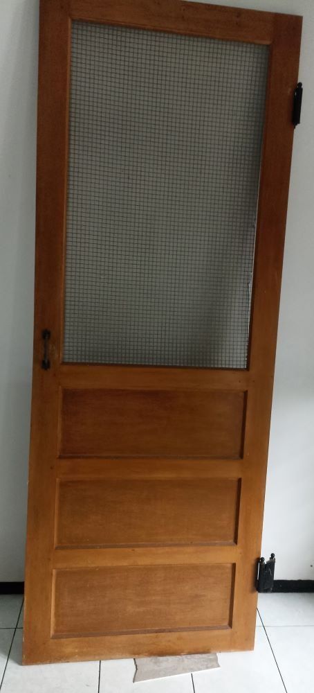 Pintu Kasa Kayu Engsel Swing(Koboi), kayu tebal(+/- 3 cm) dan bagus ...