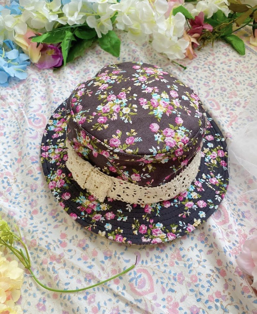 Purple Floral Summer Picnic Hat, Fesyen Wanita, Aksesoris di Carousell