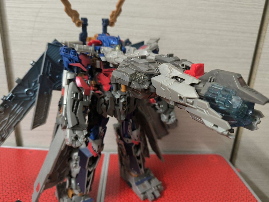 Transformers Dark of The Moon (DOTM) Ultimate Optimus Prime, Hobbies ...