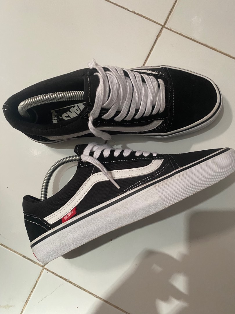 Vans pro old skool, Fesyen Pria, Sepatu , Sneakers di Carousell